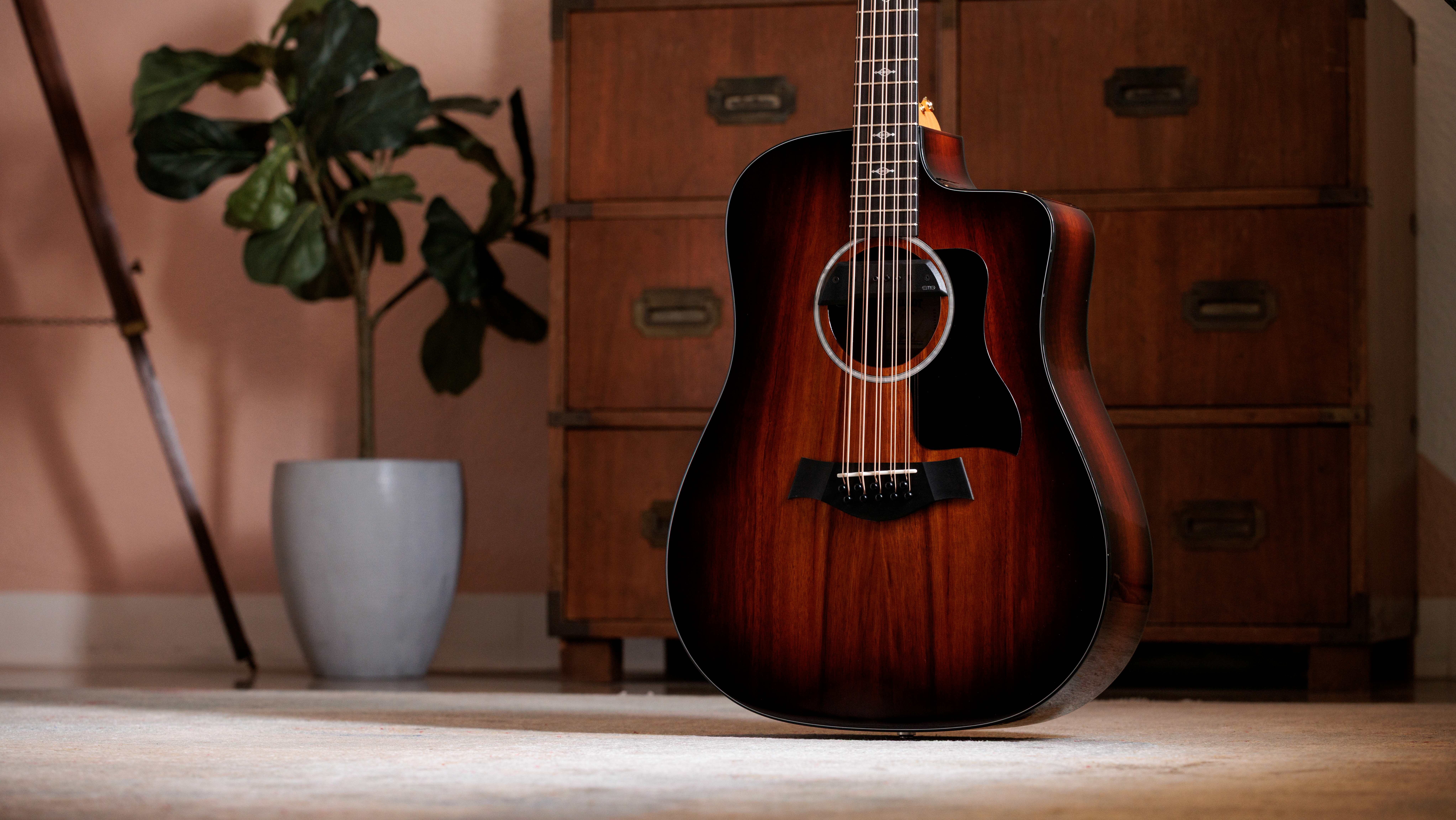 NEW Taylor 260ce K DLX Bajo Quinto Koa Somos Collection